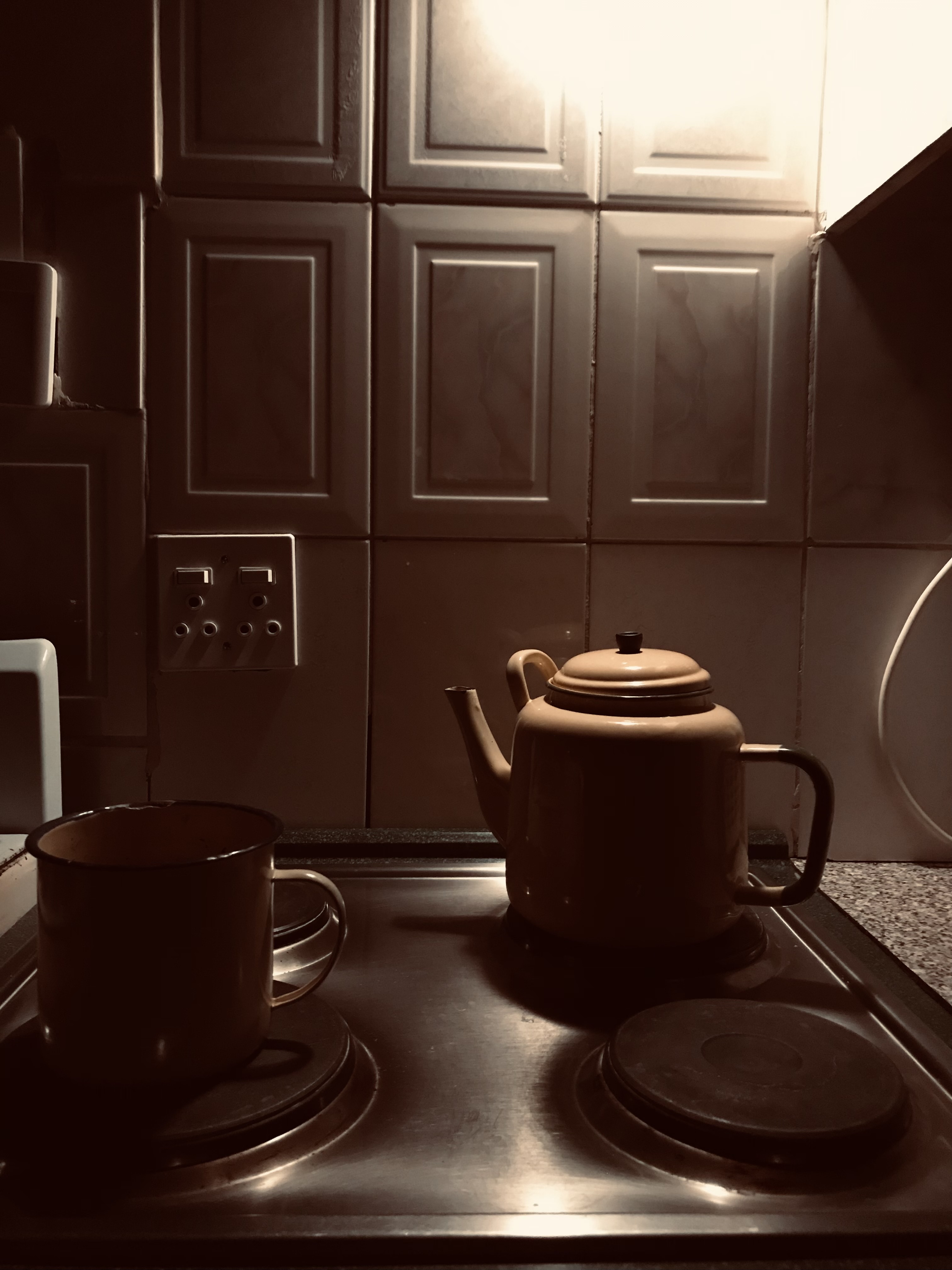 Kitchen Stories | Ellipses […] Journal for Creative Research